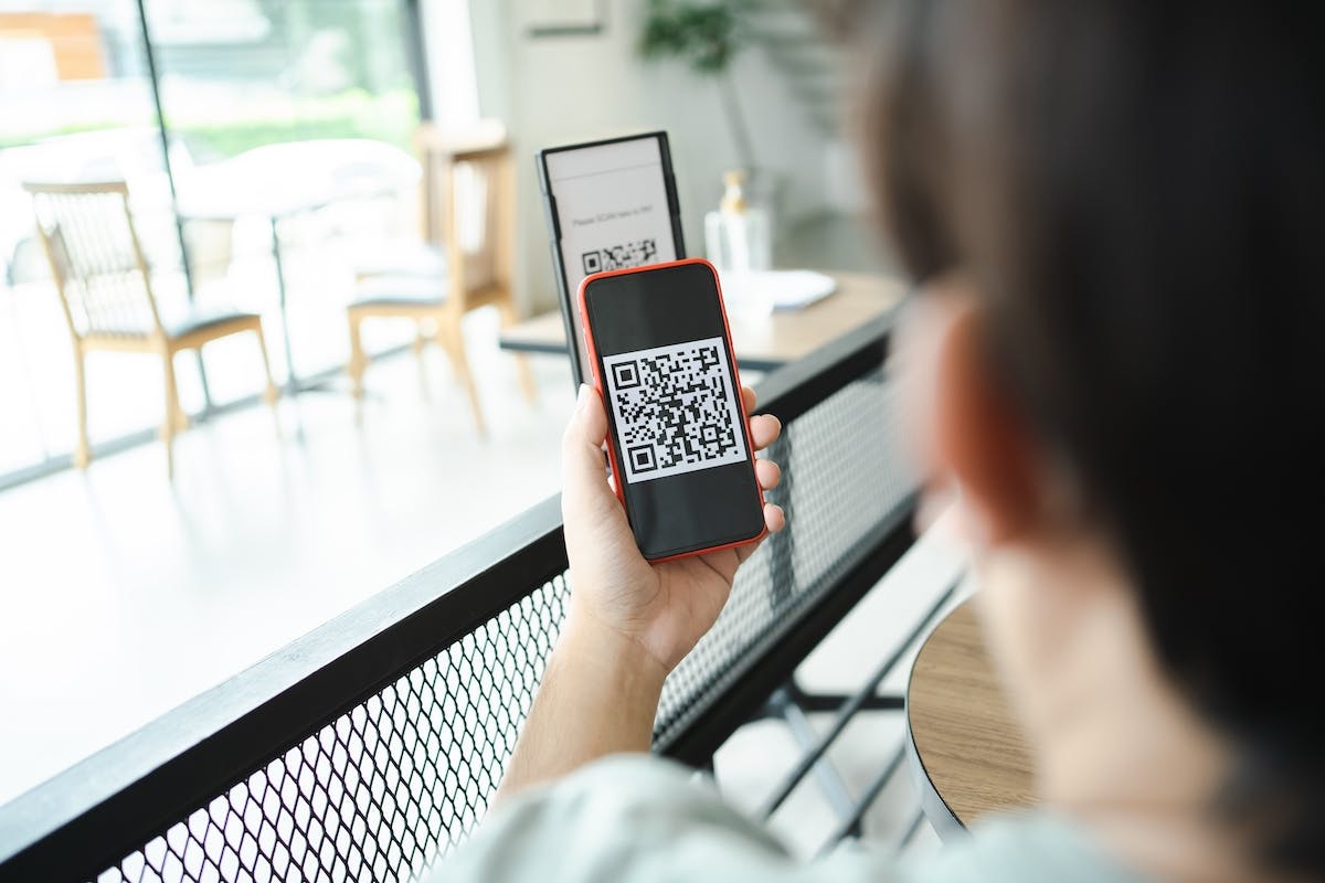 Why Every Hotel Needs a QR-Based Guest Experience App | WeBee